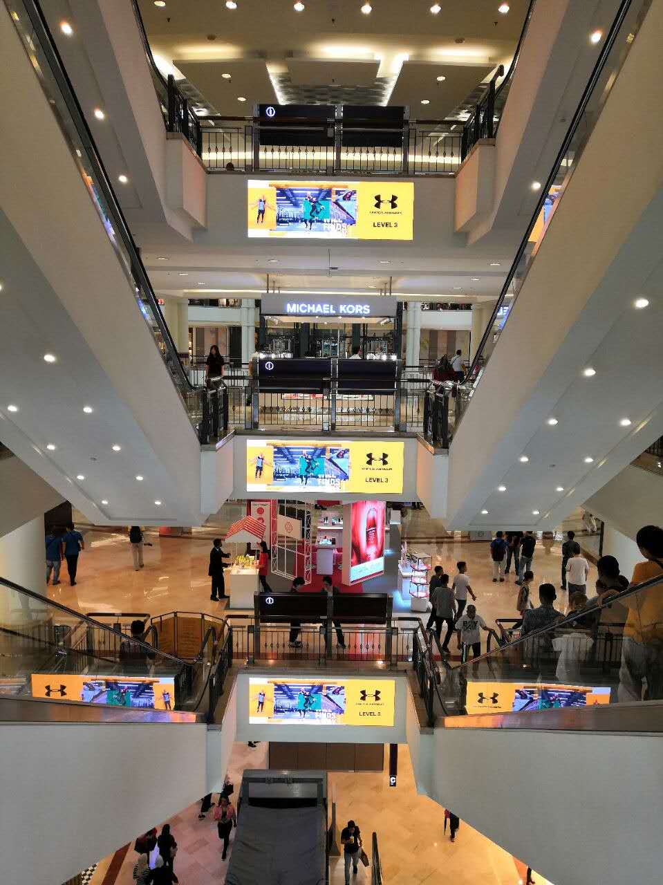 KLCC Rotating LED Screen - LED BILLBOARD | LED VIDEO WALL | LED MEDIA ...